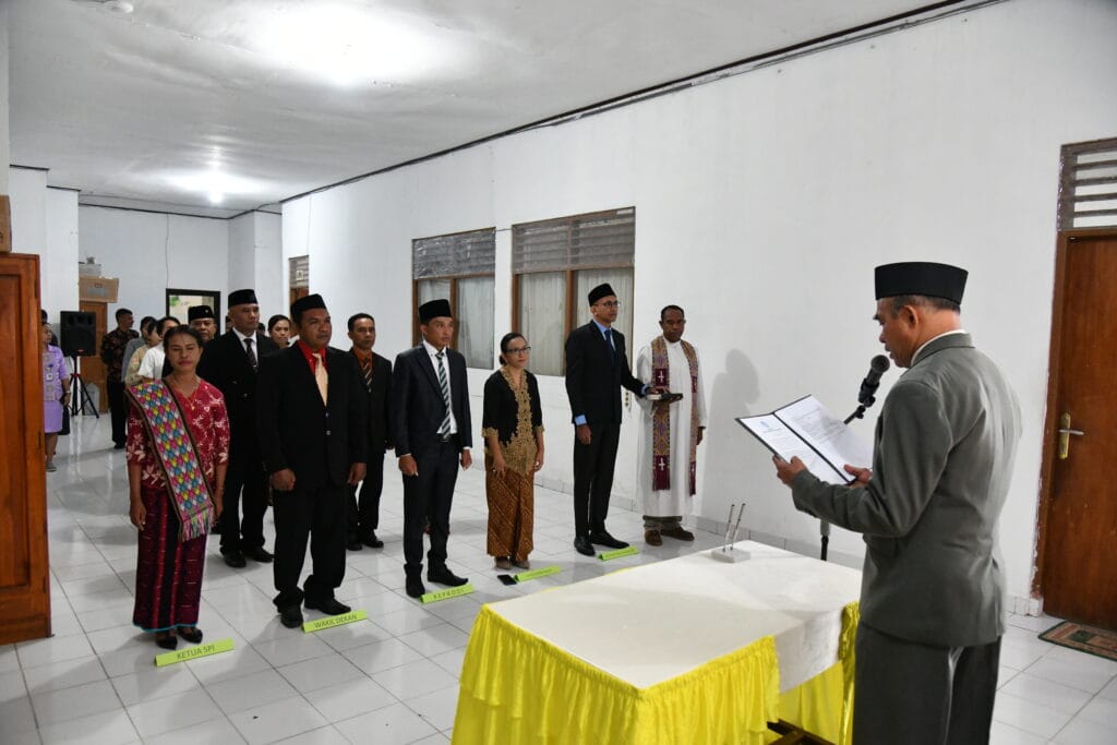 Rektor Kembali Melantik Pejabat Baru Di Lingkup Unimor - UNIVERSITAS TIMOR
